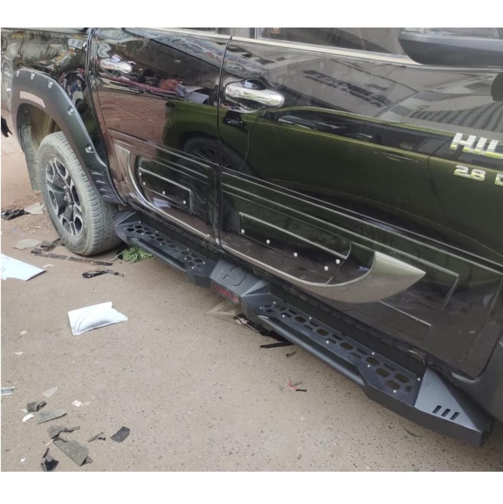 Toyota Hilux Revo Side Panel Hamer 2016-2023 - Autostore.pk