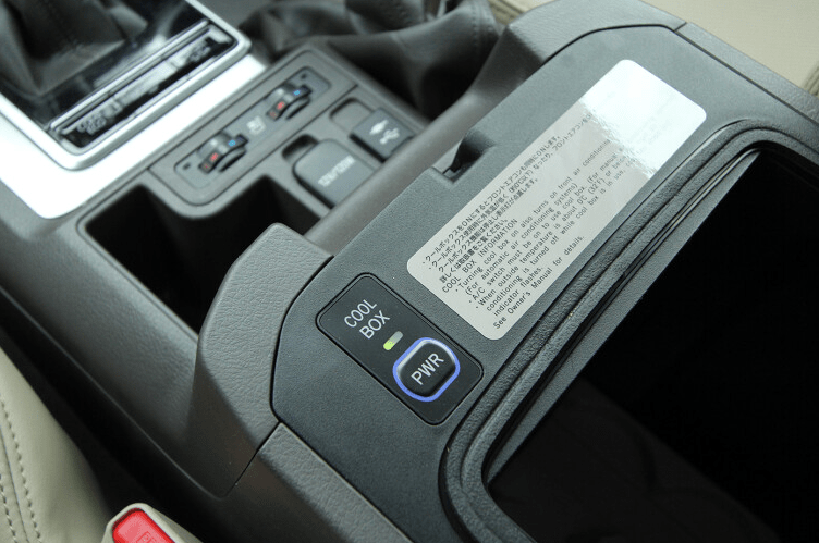 9 Must-Have Car Accessories for an Unforgettable Road Trip